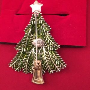 Avon | Jewelry | Avon 208 Collectible Christmas Tree Pin | Poshmark